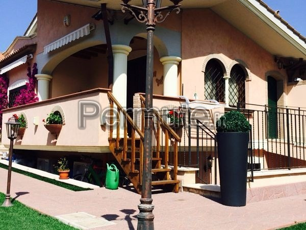 villetta in quadrifamiliare Roma in Permuta, Villa o Villetta a schiera ...