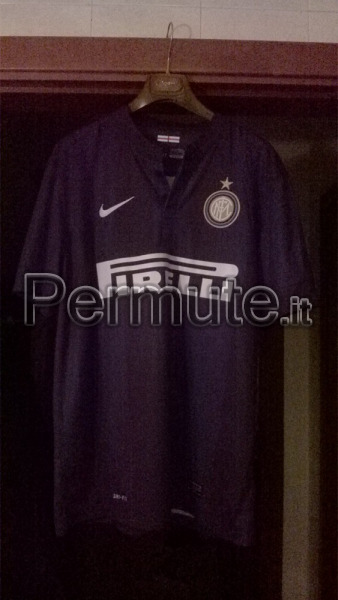 MAGLIA AUTENTICA e ORIGINALE ''INTER SAMUEL 25'' Bari Usato in Permuta ...