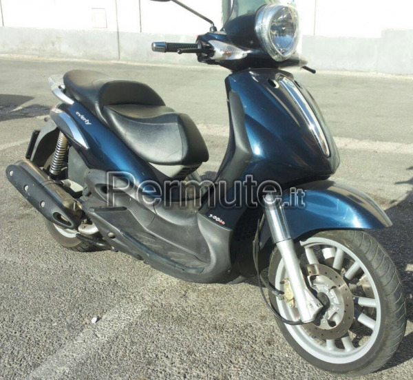 Beverly 500 ye 2004 Caserta Usato in Permuta, Scooter - Permute.it
