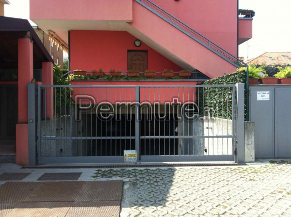 Box per Auto di recente costruzione Como in Permuta, Box / Garage ...