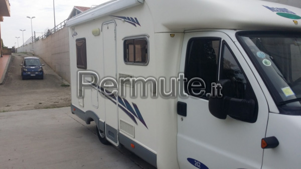Vendo camper semi integrale Roma Usato in Permuta, Camper, Roulotte e ...