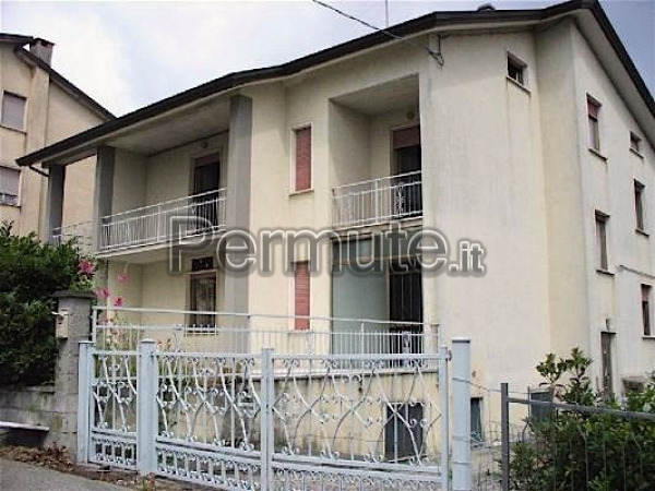 PALAZZO 4 PIANI, BORE (PR) Parma in Permuta, Palazzo o Stabile - Permute.it