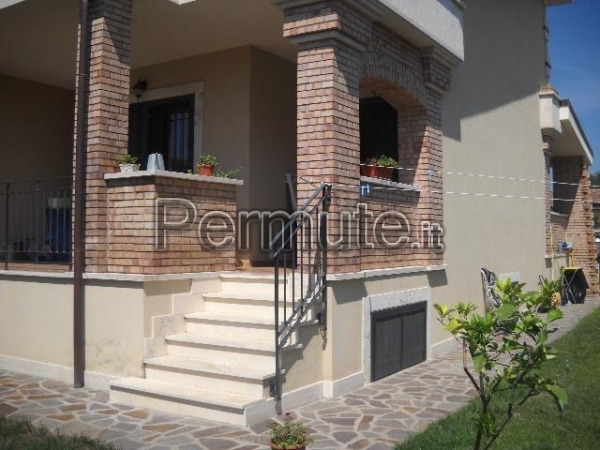 villetta capofila a Roma - zona Macchione di Casalpalocco (Infernetto ...