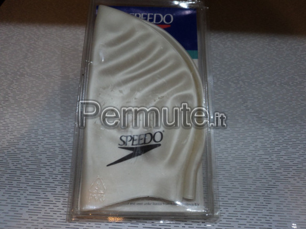 SPEEDO CUFFIA PISCINA in SILICONE Bari Usato in Permuta, Abbigliamento ...