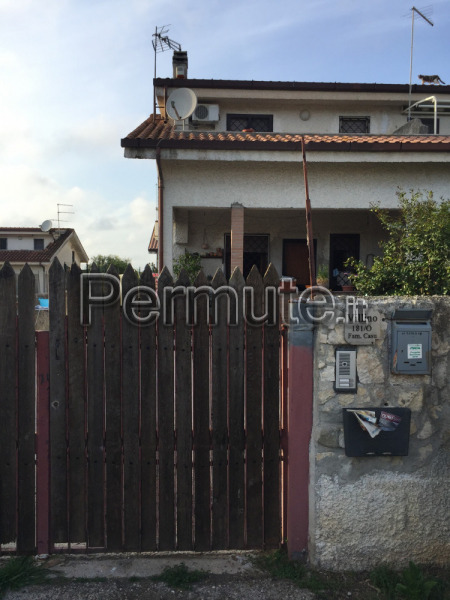 Villetta a schiera Roma in Permuta, Villa o Villetta a schiera - Permute.it