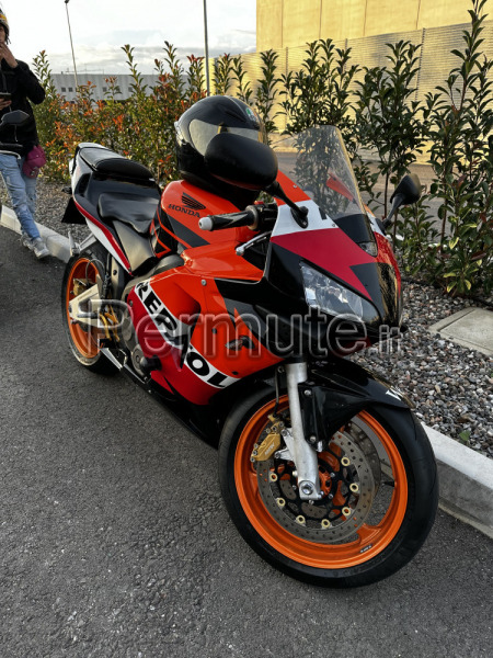 Cbr 600rr repsol Pavia Usato in Permuta, Moto Sportive - Permute.it