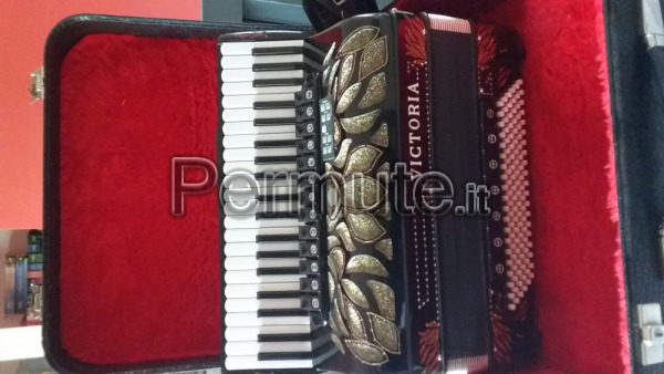 Fisarmonica Victoria bellissima Pavia Usato in Permuta, Tastiere e ...